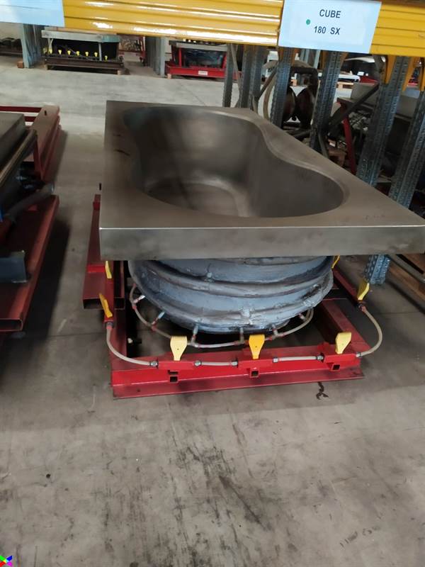 Vasche idromassaggi e/o piscinette (Linee di produzione) - Vicenza